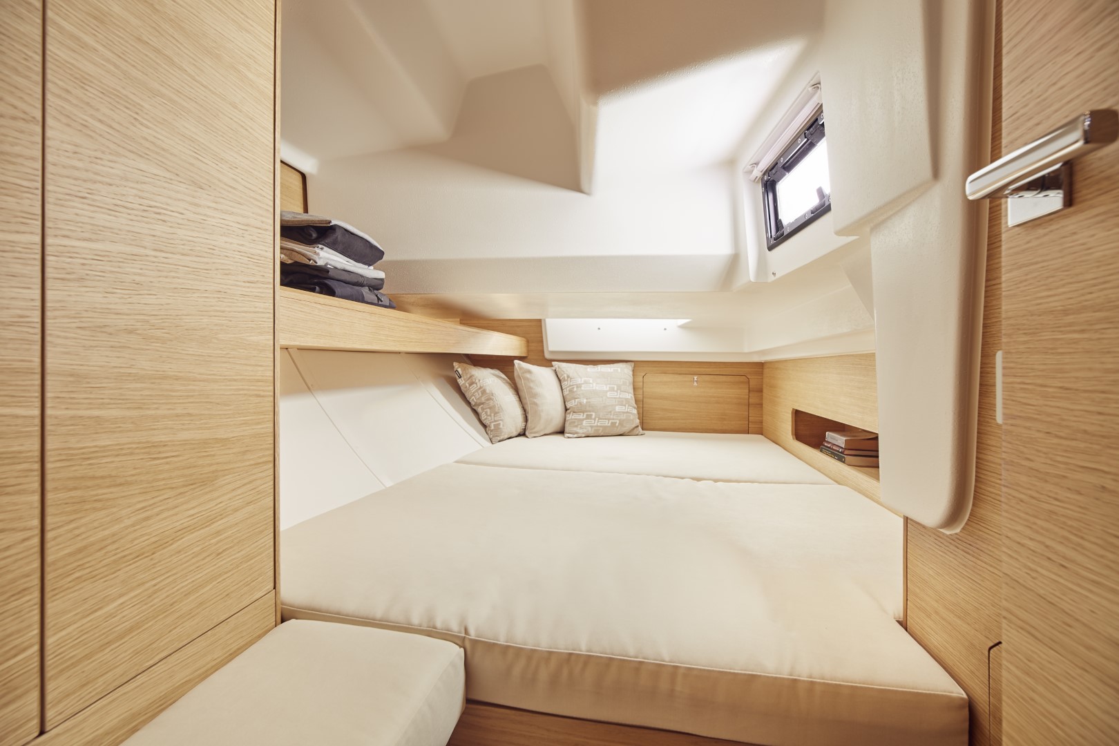 Elan E5 | Elan Yachts