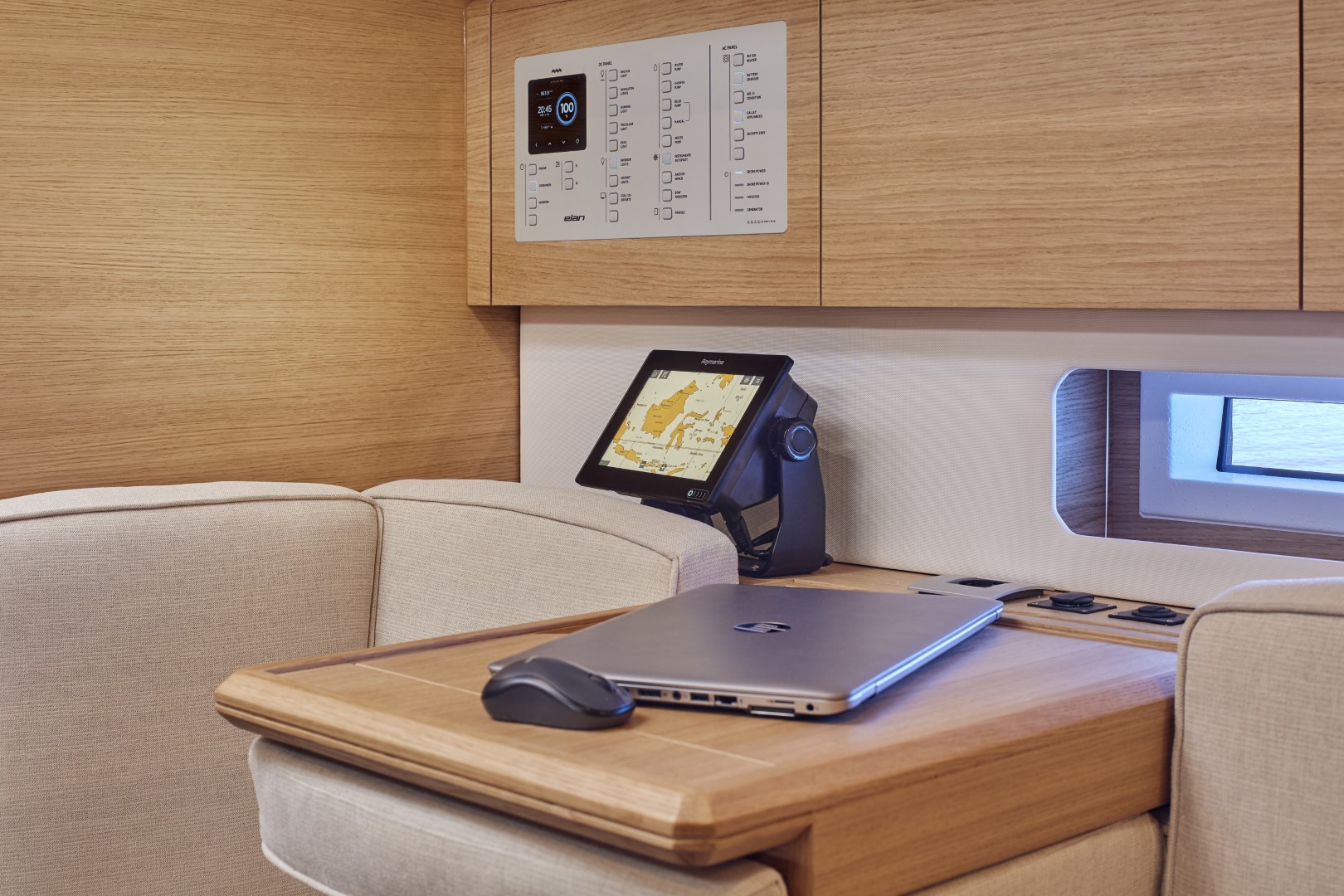 Elan E5 | Elan Yachts