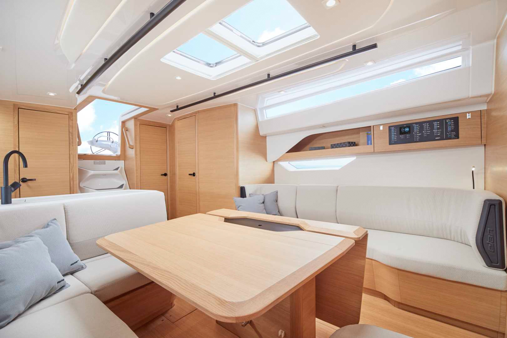 Elan E6 | Elan Yachts