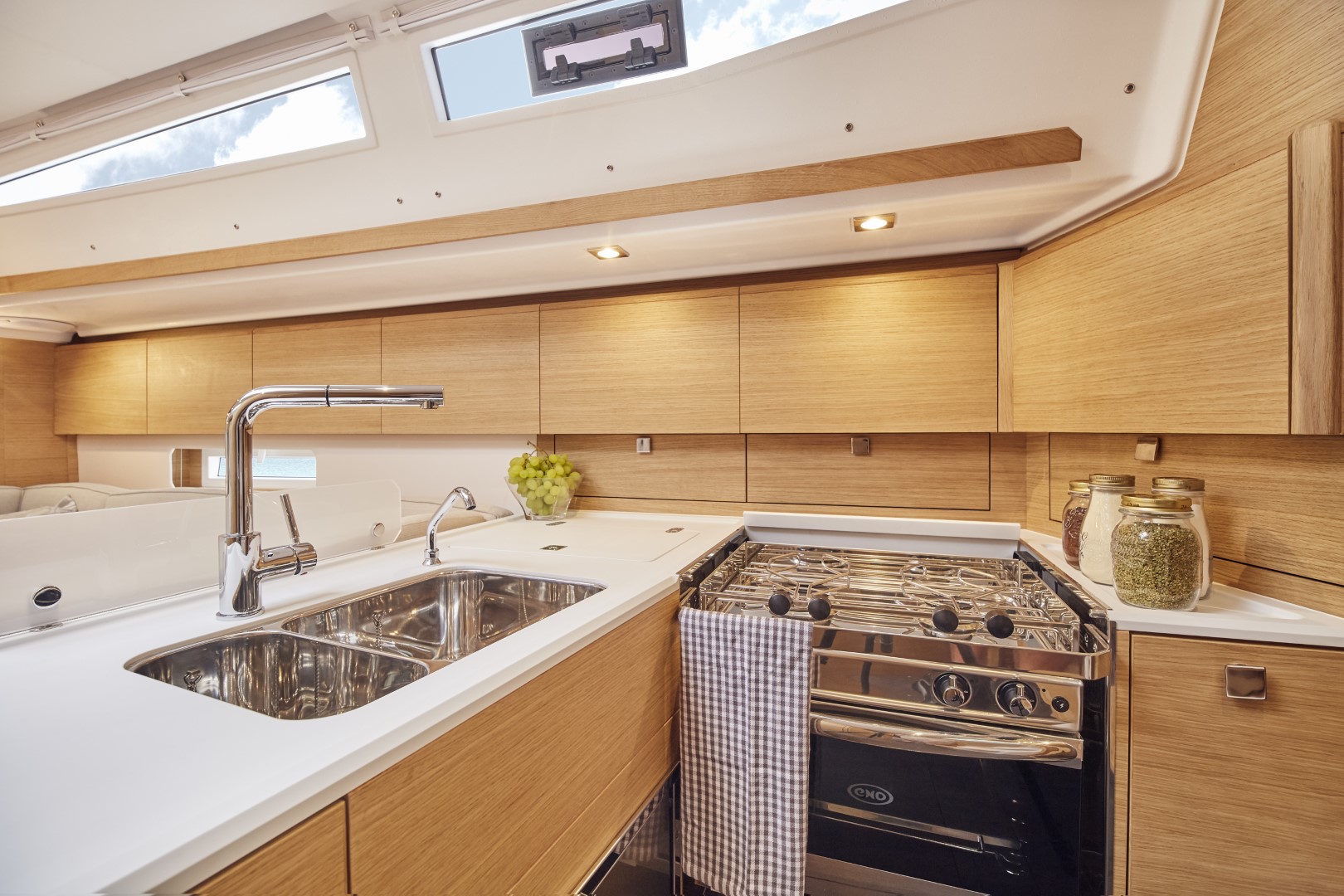 Elan E5 | Elan Yachts