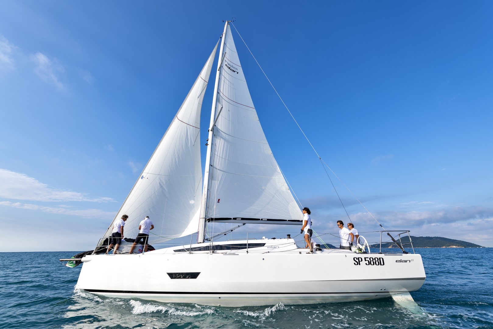 Elan E5 | Elan Yachts